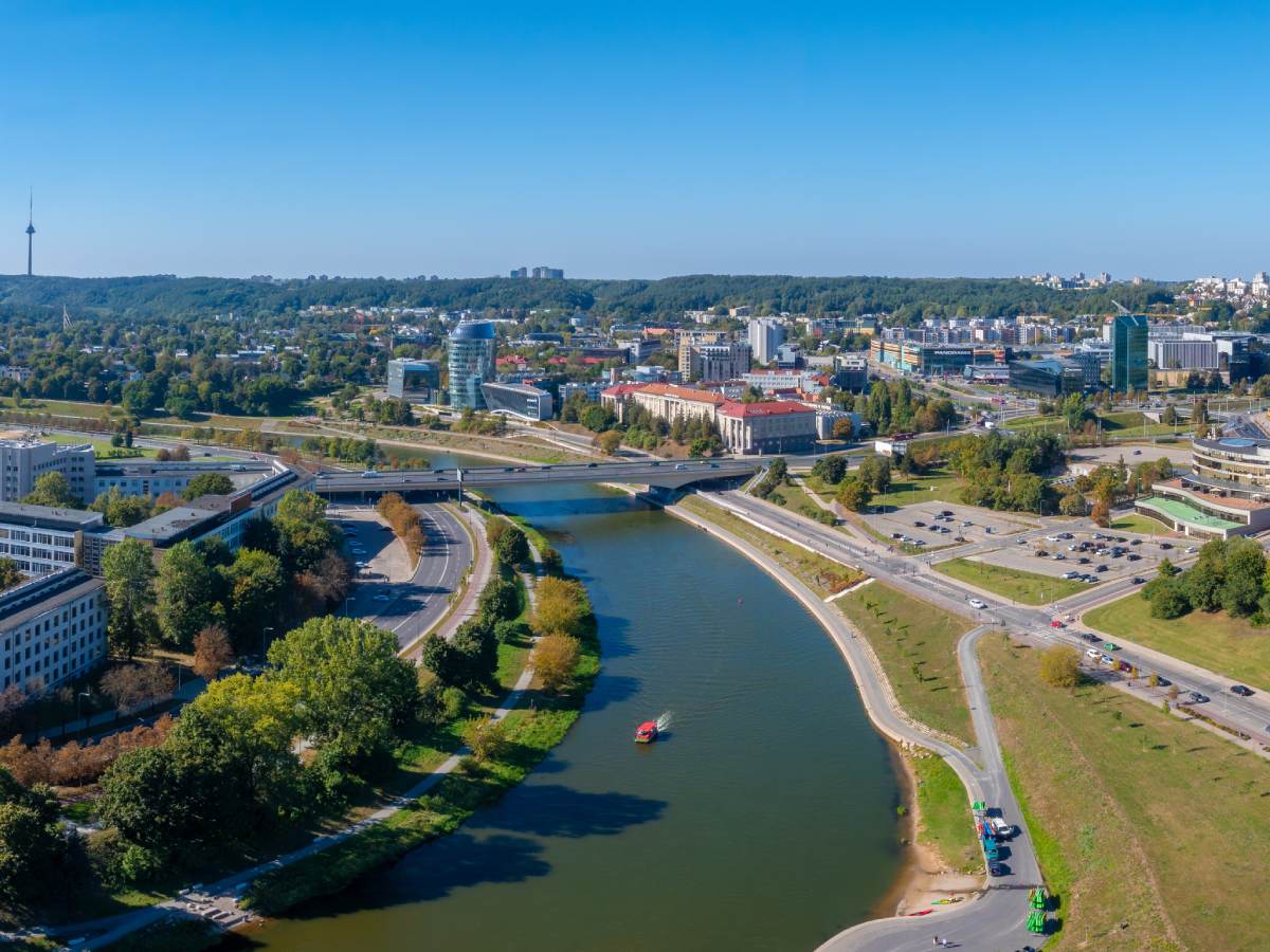 Ovo je prvi električni čamac u Evropi koji prevozi putnike rekom | EUpravo zato