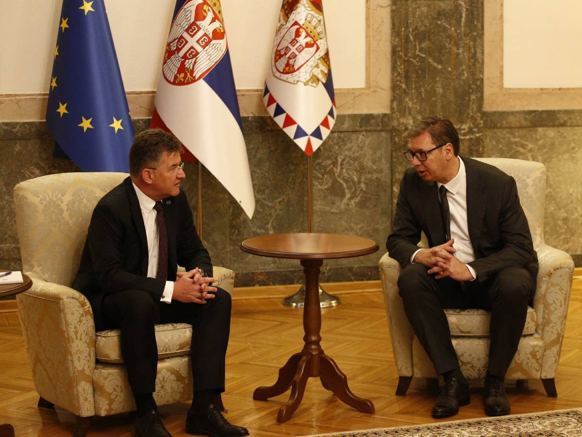 O situaciji na Kosovu i Metohiji sa izaslanikom EU Vučić, Đurić i Petković | EUpravo zato