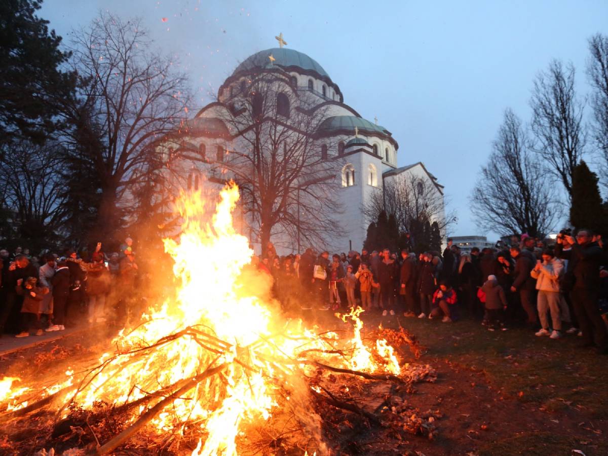 Pravoslavni vernici u Srbiji različitim običajima i obredima ...