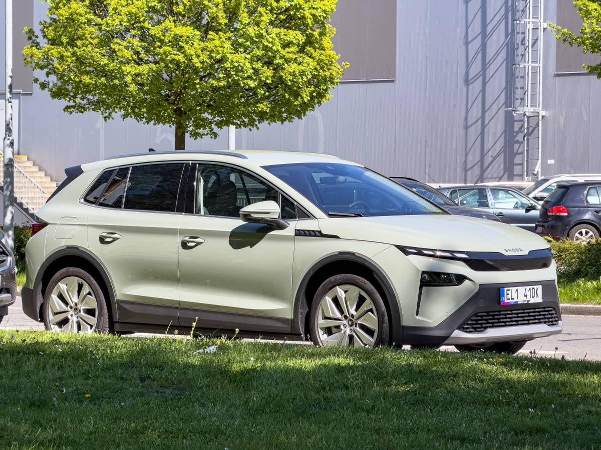 Automobil 2025. godine je potpuno električni krosover Škoda Elrok ...